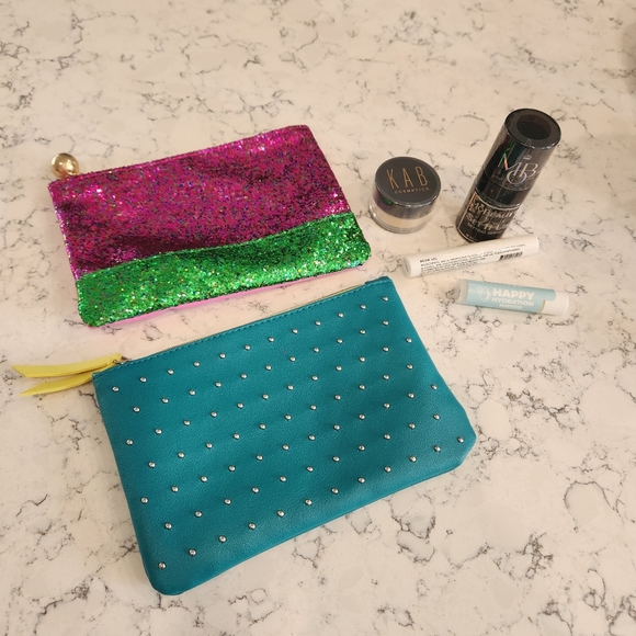 ipsy | Bags | Ipsy One Green And One Pink Green Glam Bag With Some ...